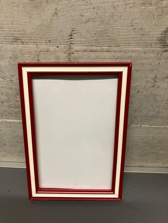 Cornice bianca e rossa (Gebraucht) in Melano für CHF 3 – mit Lieferung ...