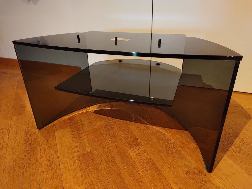 TV Rack Loewe Calida/Arcada 84 cm Rauchglas (Gebraucht) in Herrliberg ...
