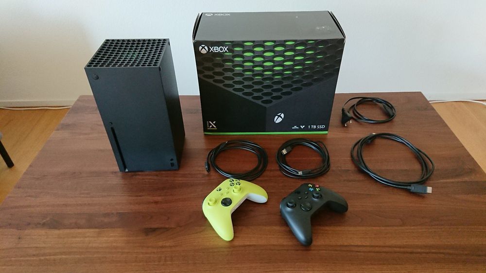 Xbox Series X + 2 Wireless Controller (Gebraucht) in Winterthur für CHF ...