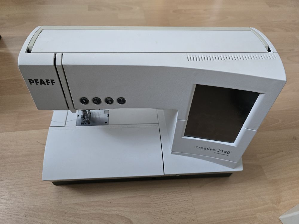 Pfaff creative 2140 Nähmaschine und Stickmaschine. (Gebraucht) in ...