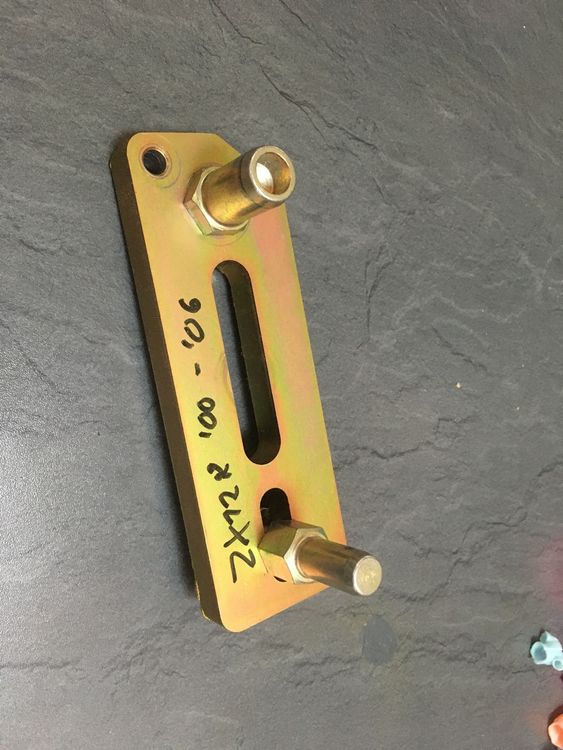 Adapterplatte Bursig Zentralständer - Kawasaki. (Gebraucht) in Tafers ...