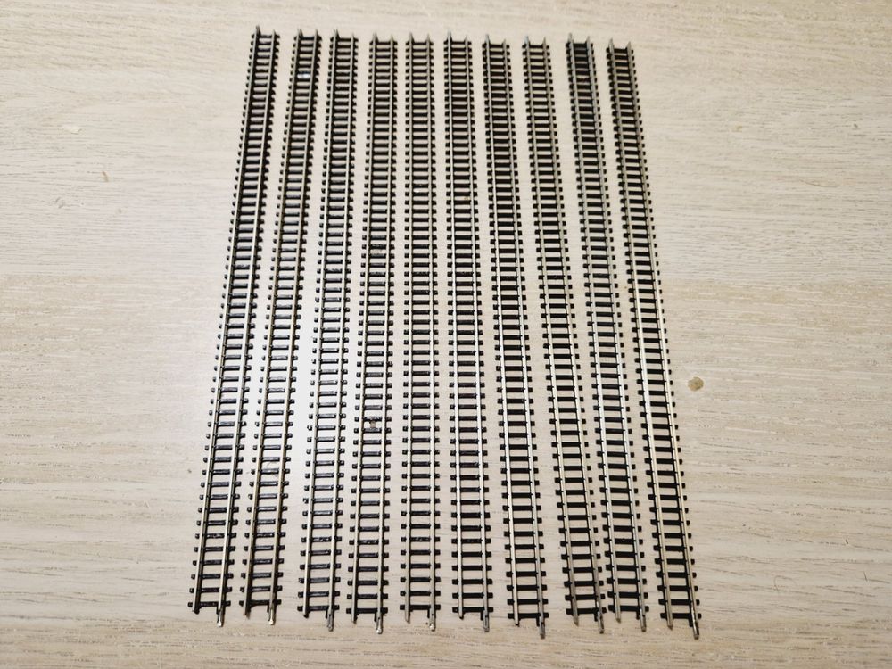 Märklin 10 x 8505 Gerades Gleis Z (Gebraucht) in St-Aubin-Sauges für ...