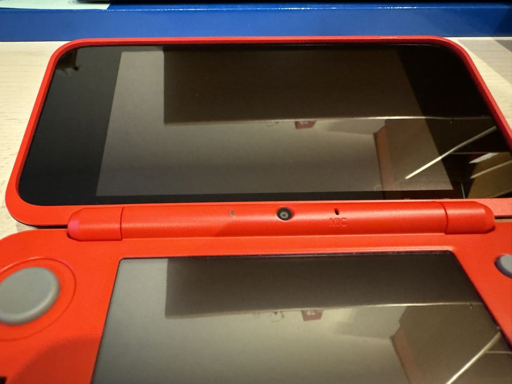 New Nintendo 2DS XL Pokemon Pokeball Edition (Gebraucht) in Arbon für ...