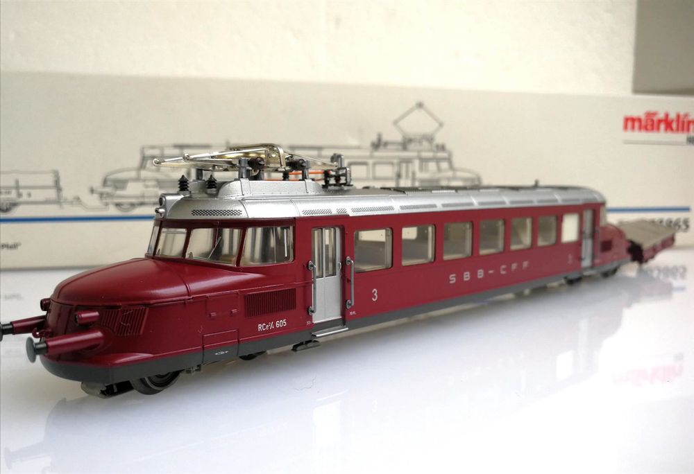 Roter Pfeil RCe 2/4 mit Ski-Anhänger | Kaufen auf Ricardo