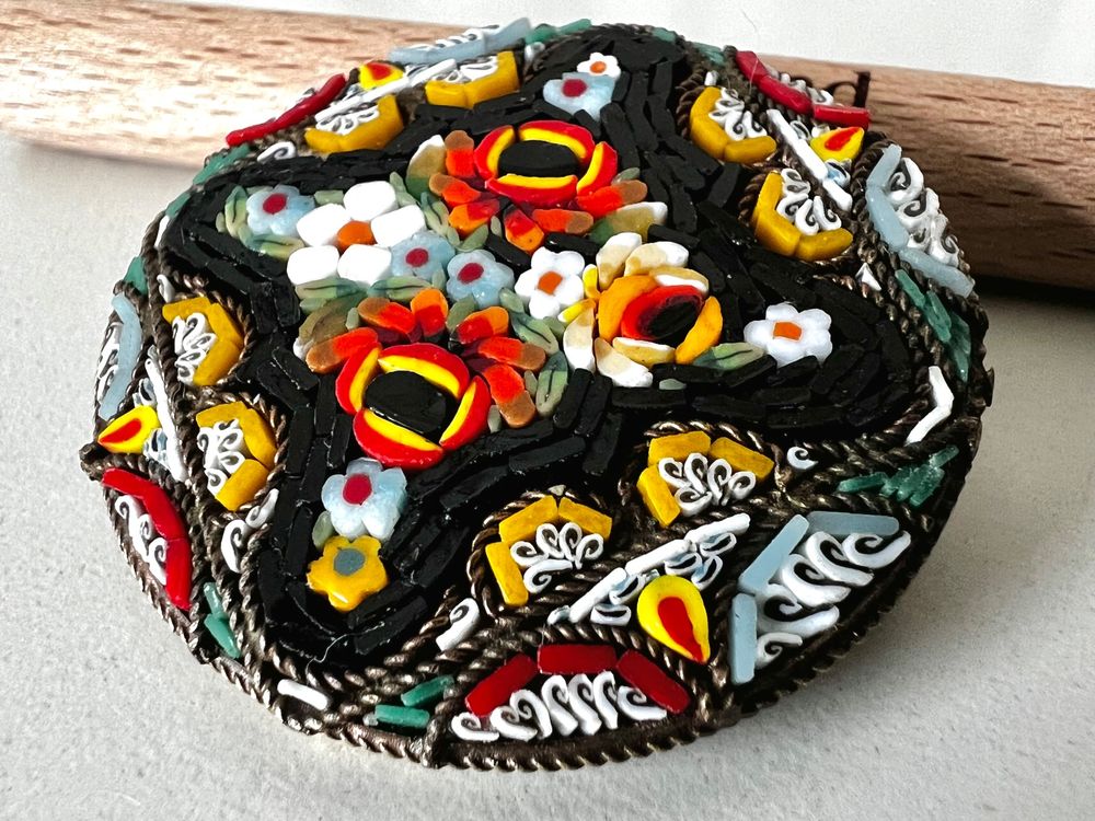 ANTIKE TRAUM MIKROMOSAIK BROSCHE- FEINSTE FLORALE KUNST 1920 (Gebraucht ...