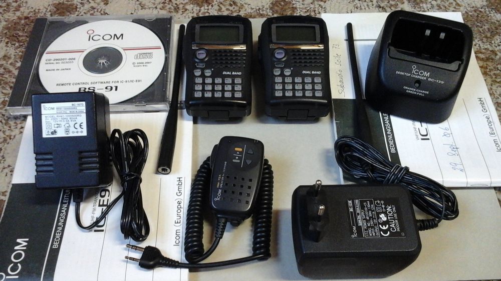 Icom IC-E91 Amateur Funkgeräte (2 Stk.) DEFEKT mit Zubehör (Defekt) in Farnern für CHF 50 – mit ...