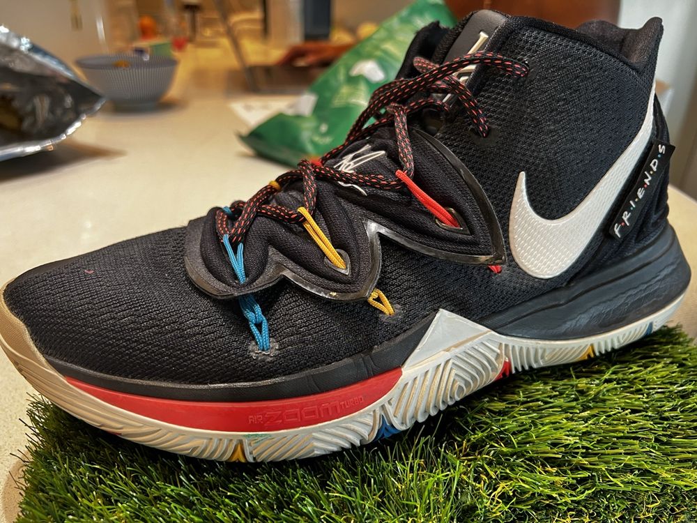 Kyrie Irving X Friends (Neu (gemäss Beschreibung)) in Uetikon am See ...