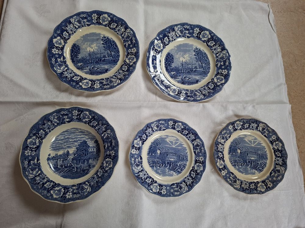 Thames River Scenes Teller, Palissy Pottery England lädiert (Defekt) in ...