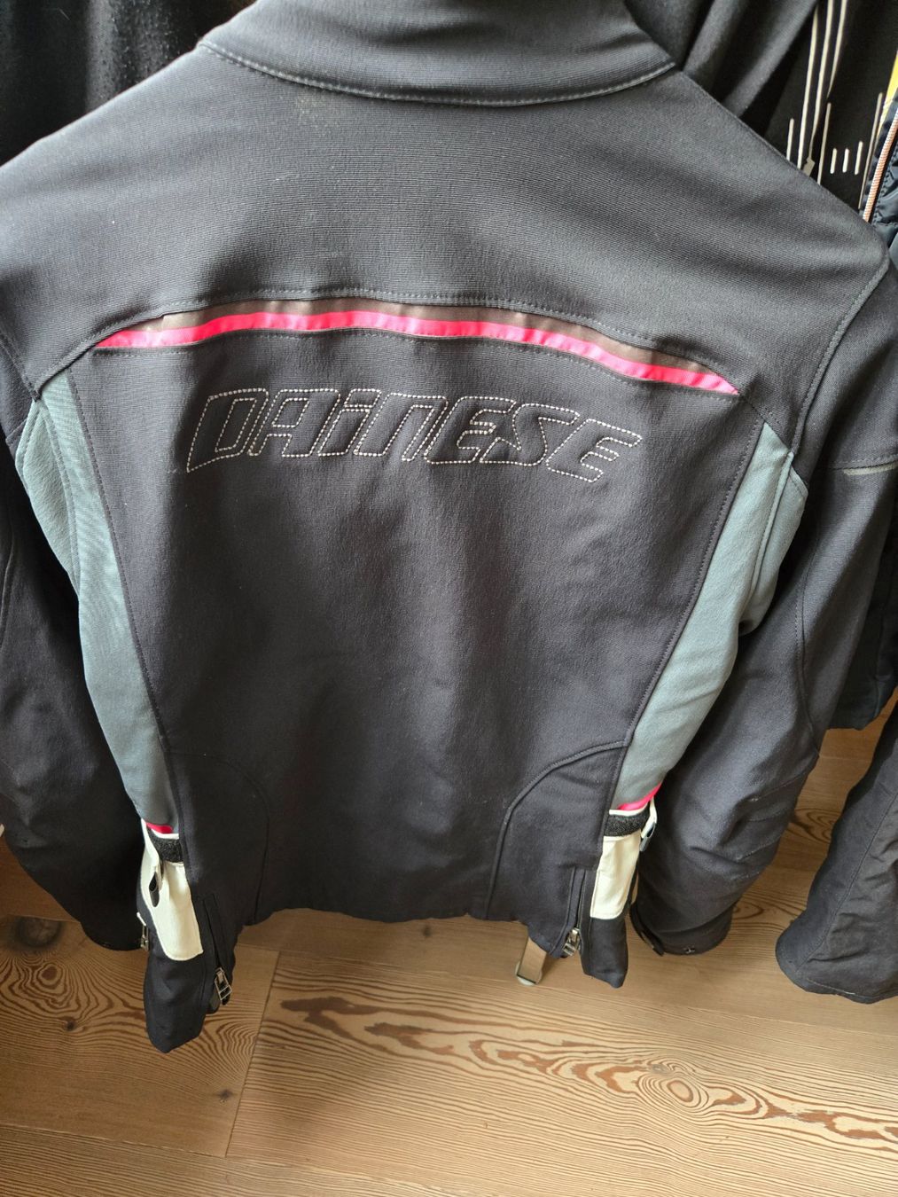 Dainese Motorradjacke, Grösse 44, Top Zustand (Gebraucht) in pieterlen ...