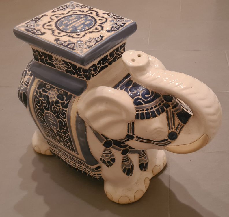 Elefant Porzellan blau-weiss // Blumensäule // (Gebraucht) in Herznach ...