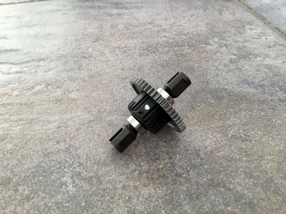 Arrma BigRock 6S 1:7 Center-Diff / 6S Arrmas V6 (Neu (gemäss ...