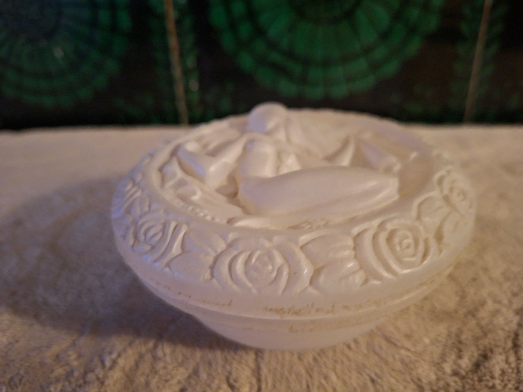 Vintage Deckeldose mit Nymphe Relief von Juvena, sehr selten (Gebraucht ...