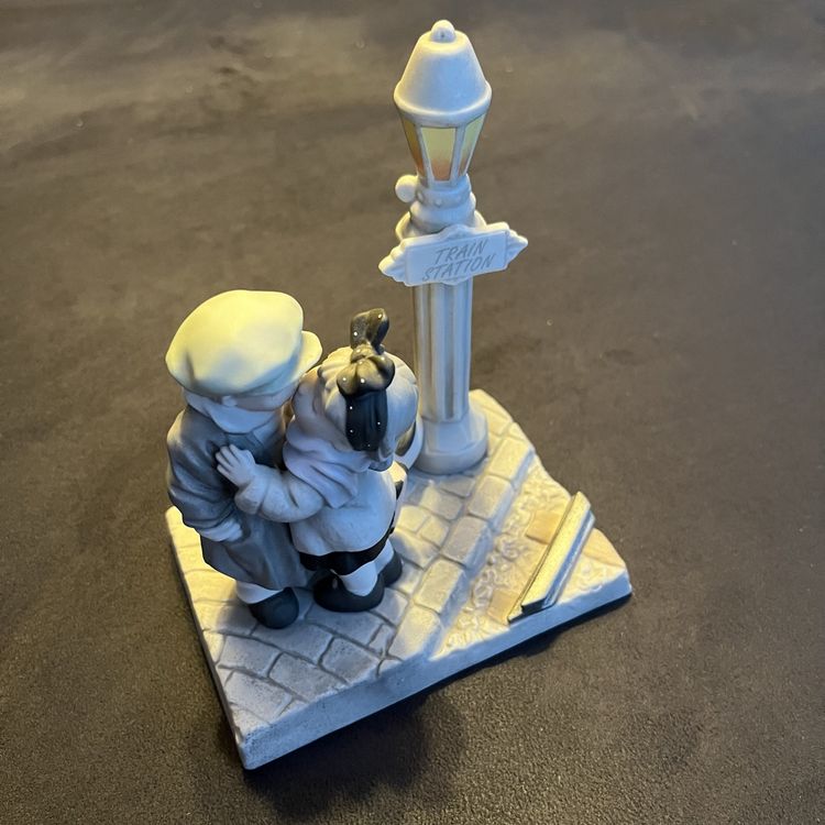 Kim Anderson: Liebespaar an der Station Figur (Neu (gemäss Beschreibung ...