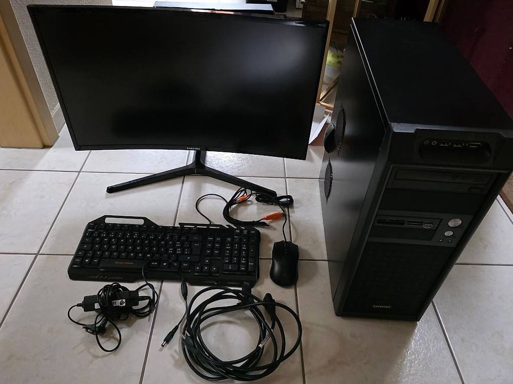 Gaming PC - Komplett Set (inkl. Monitor, Office,...) (Gebraucht) in Schlattingen für CHF 200 ...