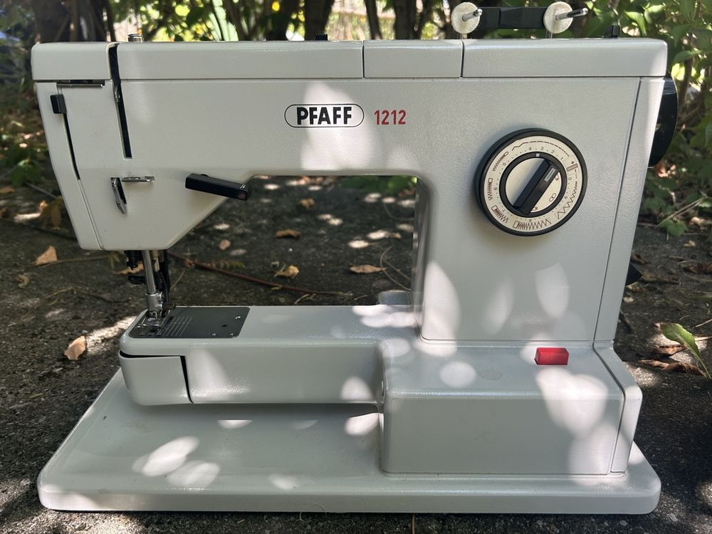 Pfaff 1212 Nähmaschine mit Zubehör (Defekt) in Uster für CHF 50 – nur ...