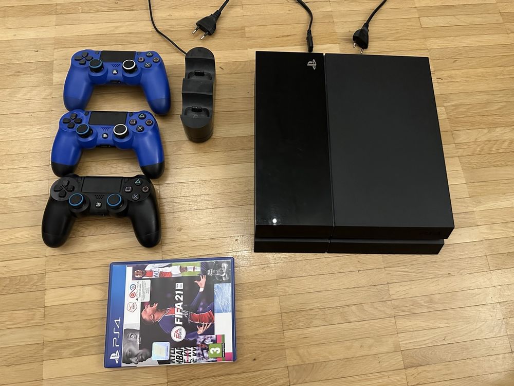 PlayStation 4 & 3 Controller & Ladestation (Gebraucht) in Winterthur für CHF 147 – mit Lieferung ...