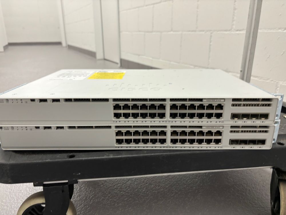 2x Cisco 9200L-24T-4G-E mit Stacking Kit (Gebraucht) in arbon für CHF ...