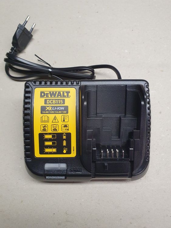 Neues DeWALT Ladegerät DCB115 | Kaufen auf Ricardo