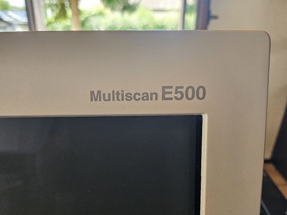 Sony Trinitron Multiscan E500 (D'occasion) à Courroux pour CHF 135 – retrait uniquement ...