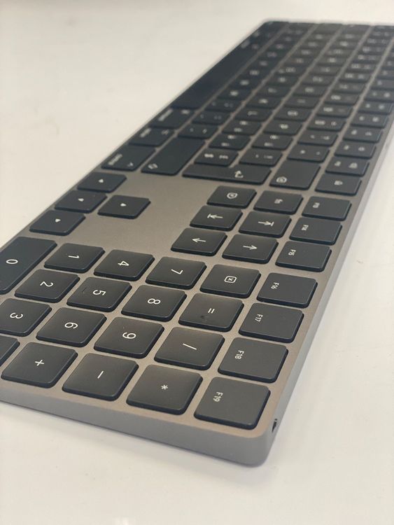 Apple Magic Keyboard m Ziffernblock Space grau Modell A1843 (Gebraucht ...
