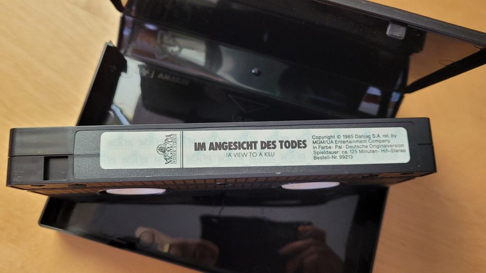 JAMES BOND 007 – IM ANGESICHT DES TODES - VHS Videocassette (Gebraucht) in Neftenbach für CHF 3 ...