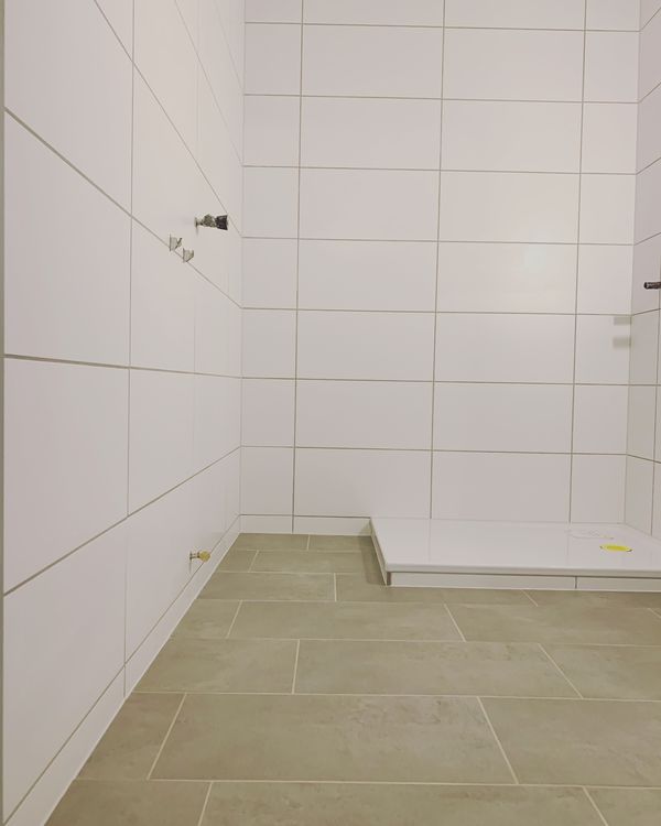 Platten weiss matt 30cmx60cm, total 8.75m2 (Neu und originalverpackt ...