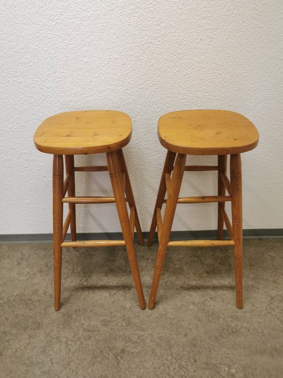 2x Barhocker Taburette Barstuhl Massivholz (Gebraucht) in Toffen für ...