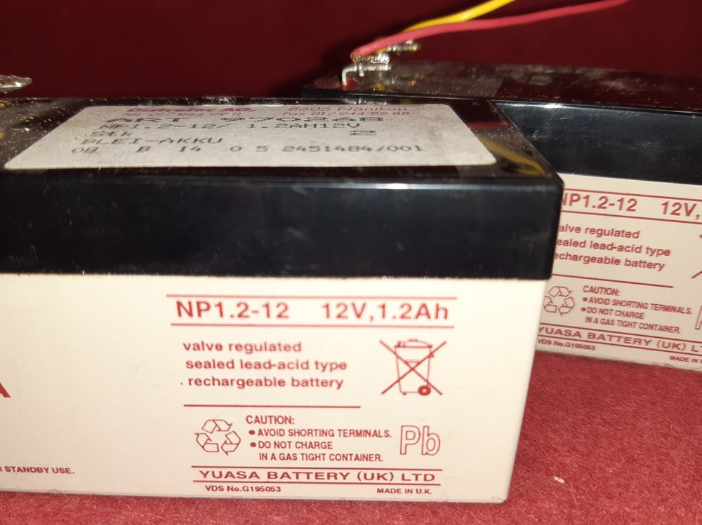 2er Set Bleiakkus 12V, Alter unbekannt! YUASA | Kaufen auf Ricardo