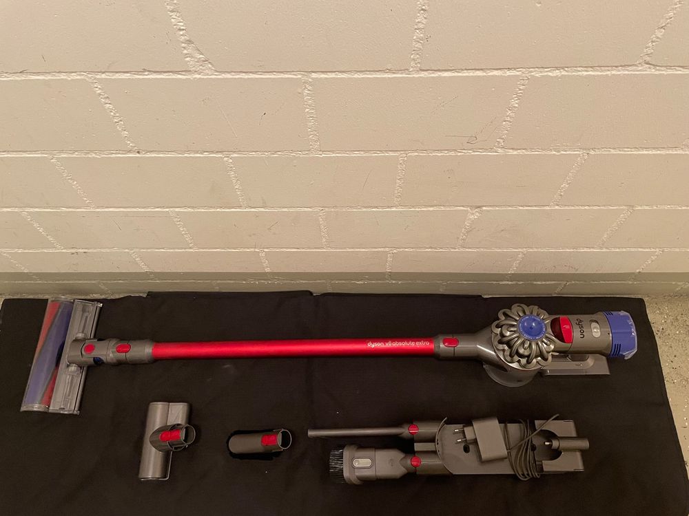 Dyson V8 absolute extra Handstaubsauger (Gebraucht) in Lausen für CHF ...