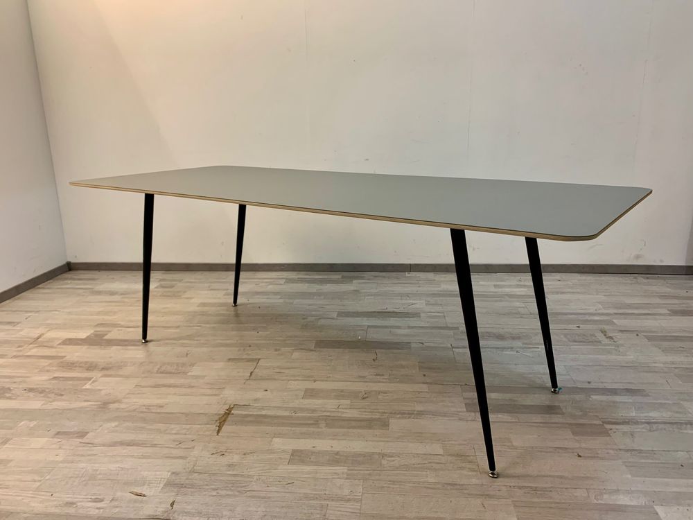 Tisch mit grauer Linoleum Platte / 220 x 90 cm | Kaufen auf Ricardo