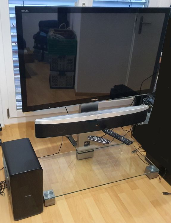 Toshiba TV 46 zoll + Philips Soundbar mit Subwoofer (Gebraucht) in ...