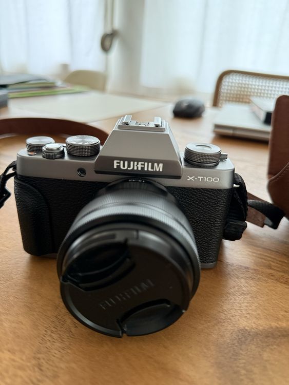 Fujifilm XT-100 inkl. Buch und Kameratasche | Kaufen auf Ricardo