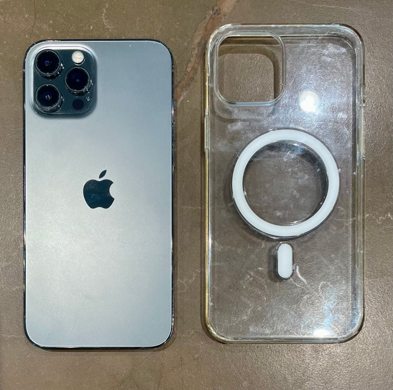 iPhone 12 Pro Max 256GB Silber MagSafe Hülle, Garantie: 3Mt. (Gebraucht ...