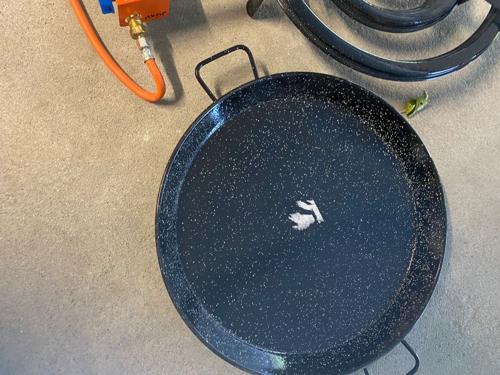 Paella Pfanne mit Gasbrenner (Gebraucht) in Rifferswil für CHF 130 ...