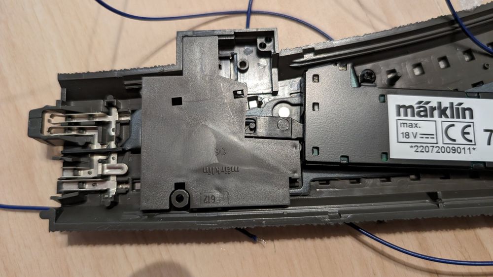 Märklin, Elektrischer Weichenantrieb (C-Gleis), mit Gleis612 (Gebraucht) in Gerzensee für CHF 22 ...