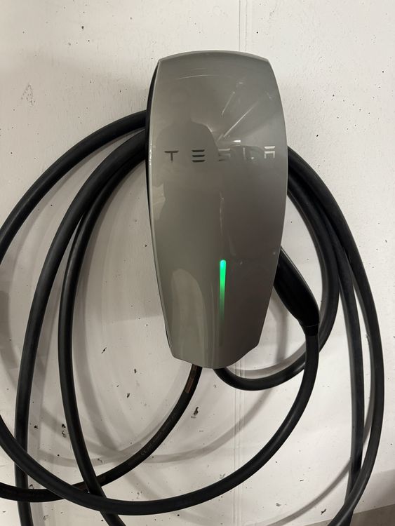 Tesla Gen 2 Wall Connector Wallbox mit 7.4m Kabel (Gebraucht) in für ...