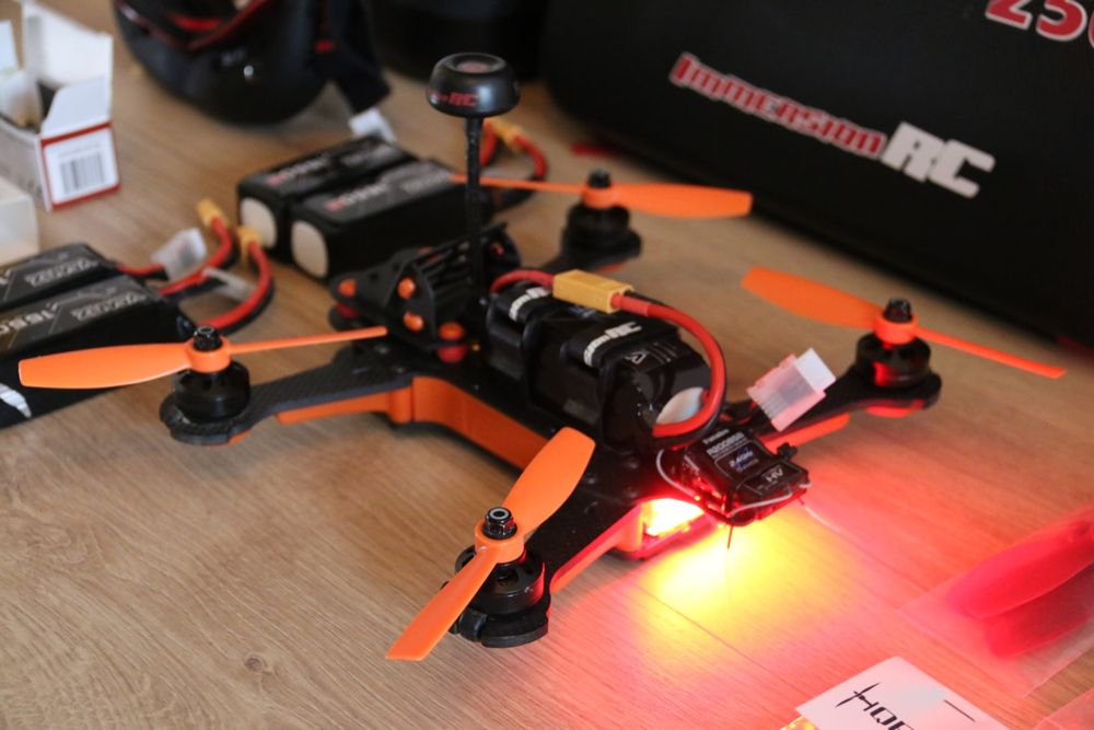 Vortex 250 pro Drohne + Fatshark FPV Brille und Zubehör | Kaufen auf Ricardo