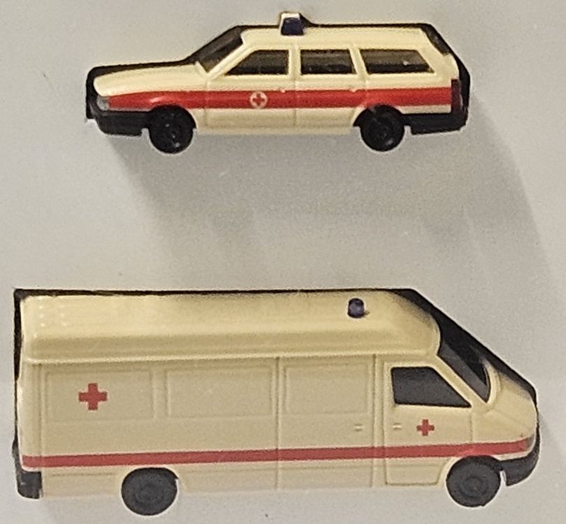 Busch 8305: Krankenwagen und Notarzt sind schnell unterwegs (Neu und ...