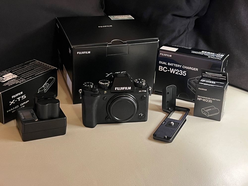 Fujifilm X-T5 + Grip MGH + Charger + Batterie. Très bon état (Gebraucht ...