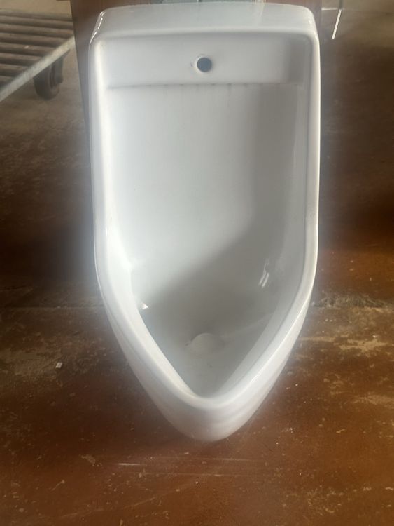 LAUFEN Urinal Wand weisses Porzellan pissoir (Gebraucht) in Langenthal für CHF 69 – nur Abholung ...