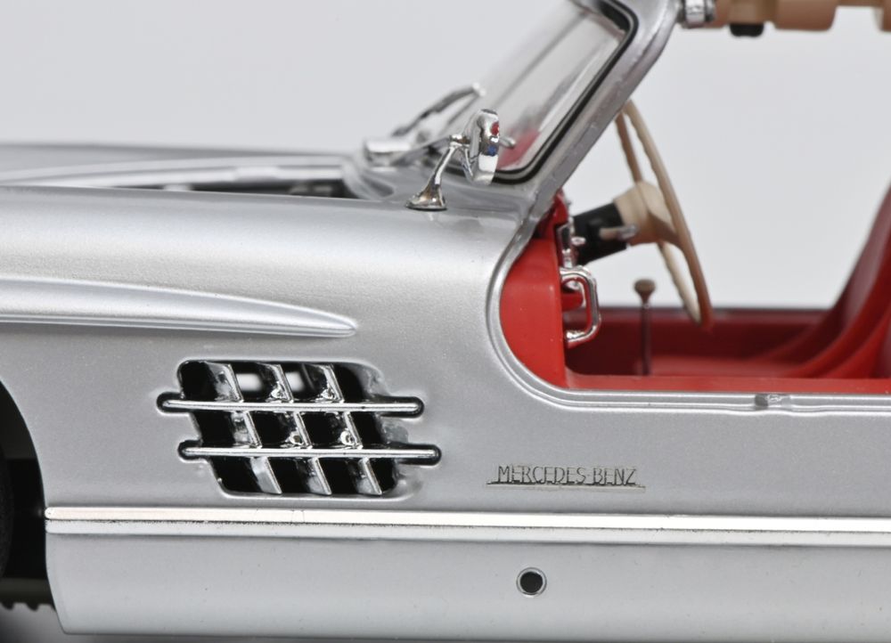 Mercedes Benz 300 SL Flügeltür silber Schuco 1:18 | Acheter sur Ricardo