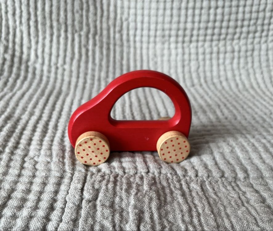 Holzauto rot von belly button (Gebraucht) in Gattikon für CHF 3 – nur ...
