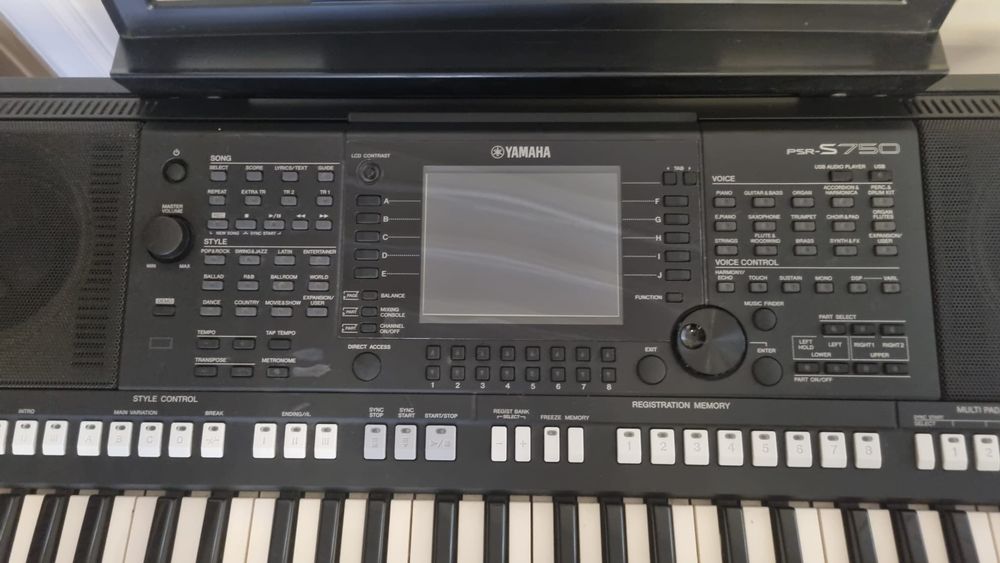 Yamaha Keyboard Psr S750 (D'occasion) à Zürich pour CHF 380 – retrait ...