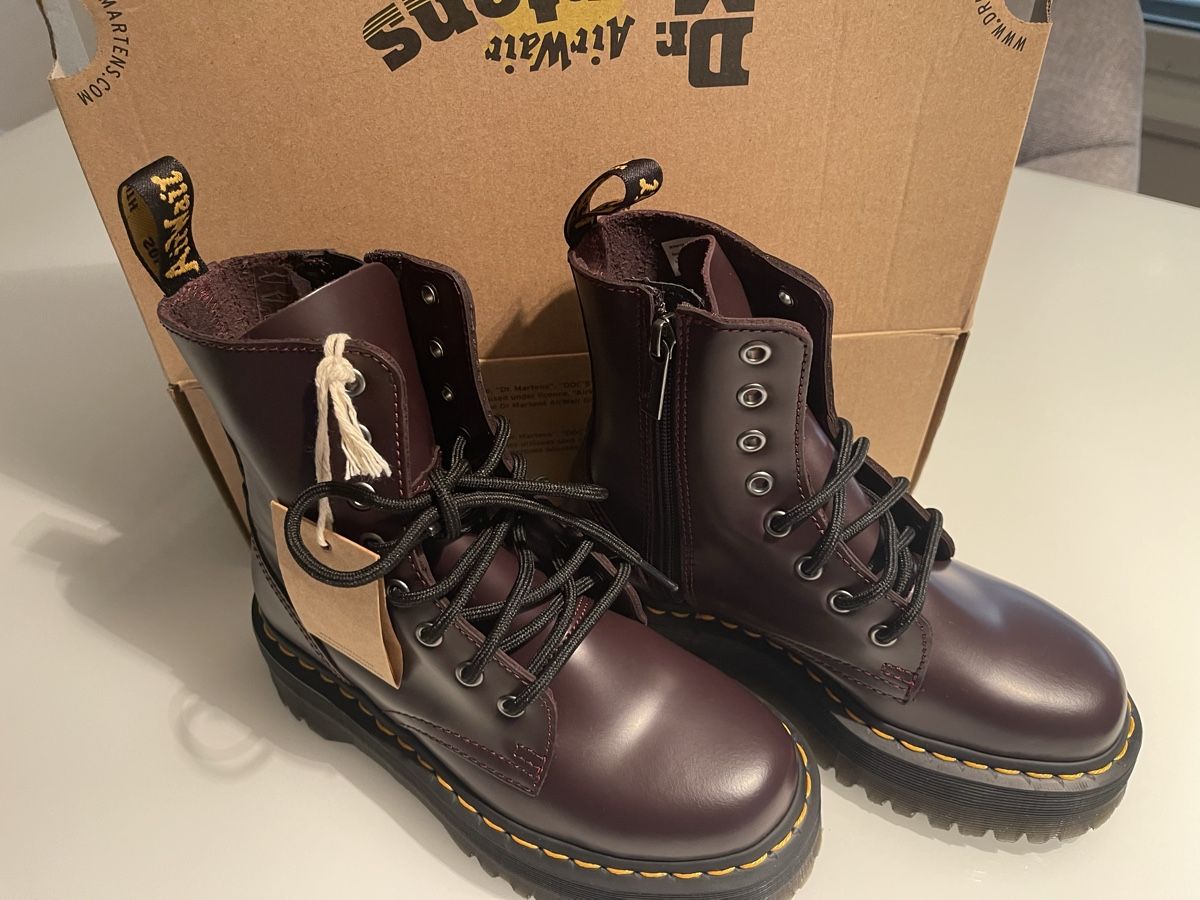 Dr. Martens Stiefel 'Jadon' in Bordeaux, Gr. 36 (Neu und originalverpackt) in Ballwil für CHF ...