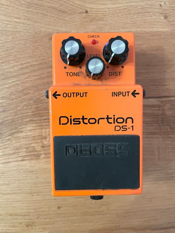 BOSS DS-1 Verzerrer-Pedal, gekauft in Japan (Gebraucht) in Biel/Bienne ...