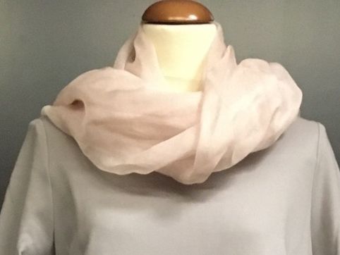 Phine Schal Seide Chiffon Punkte grau auf lachs 68 x 160 cm (Neu und ...