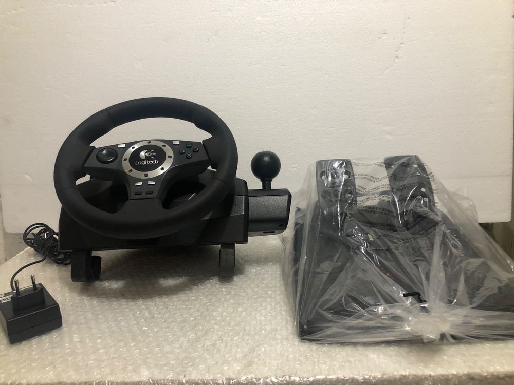 Neu Logitech Driving Force pro (Neu (gemäss Beschreibung)) in Biel ...