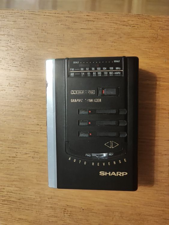 Sharp Walkman AM/FM Stereo Radio and Cassette Player (Gebraucht) in ...