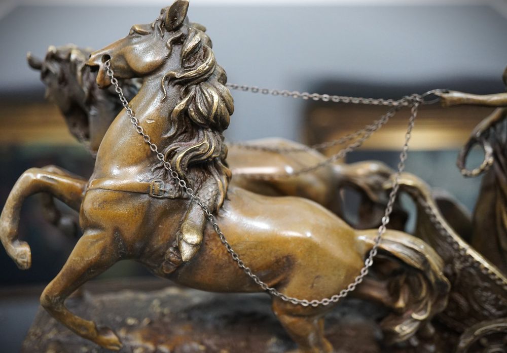 BRONZE SKULPTUR SIEGESGÖTTIN NIKA STREITWAGEN MYTHOLOGIE (Gebraucht) in Vettweiß für CHF 402 ...