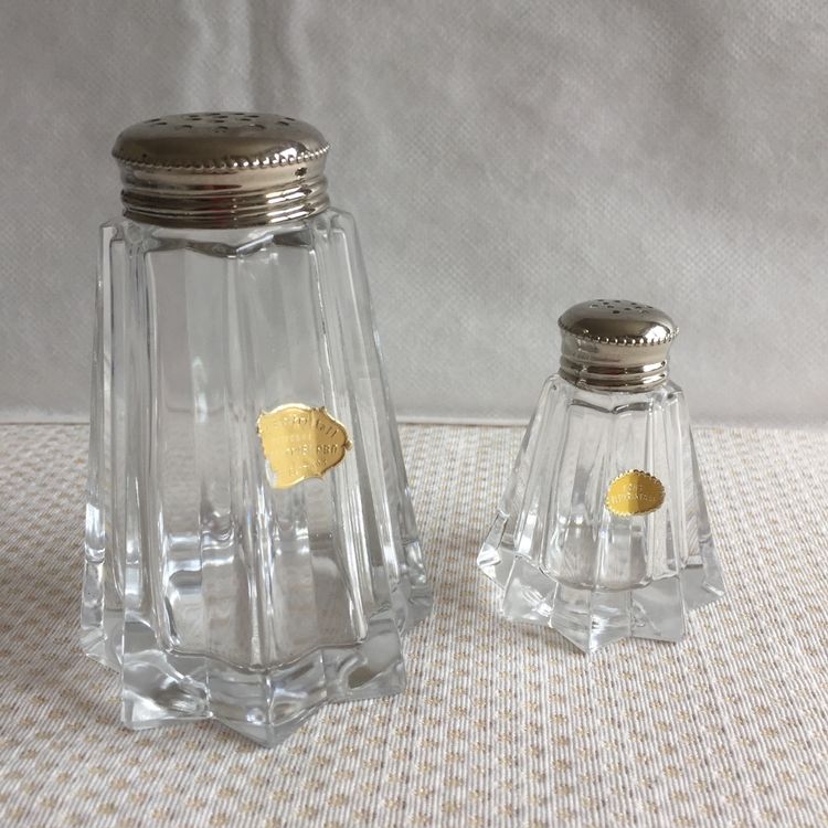 Service - distributeur - pour le sel et le parmesan (Gebraucht) in Sion ...